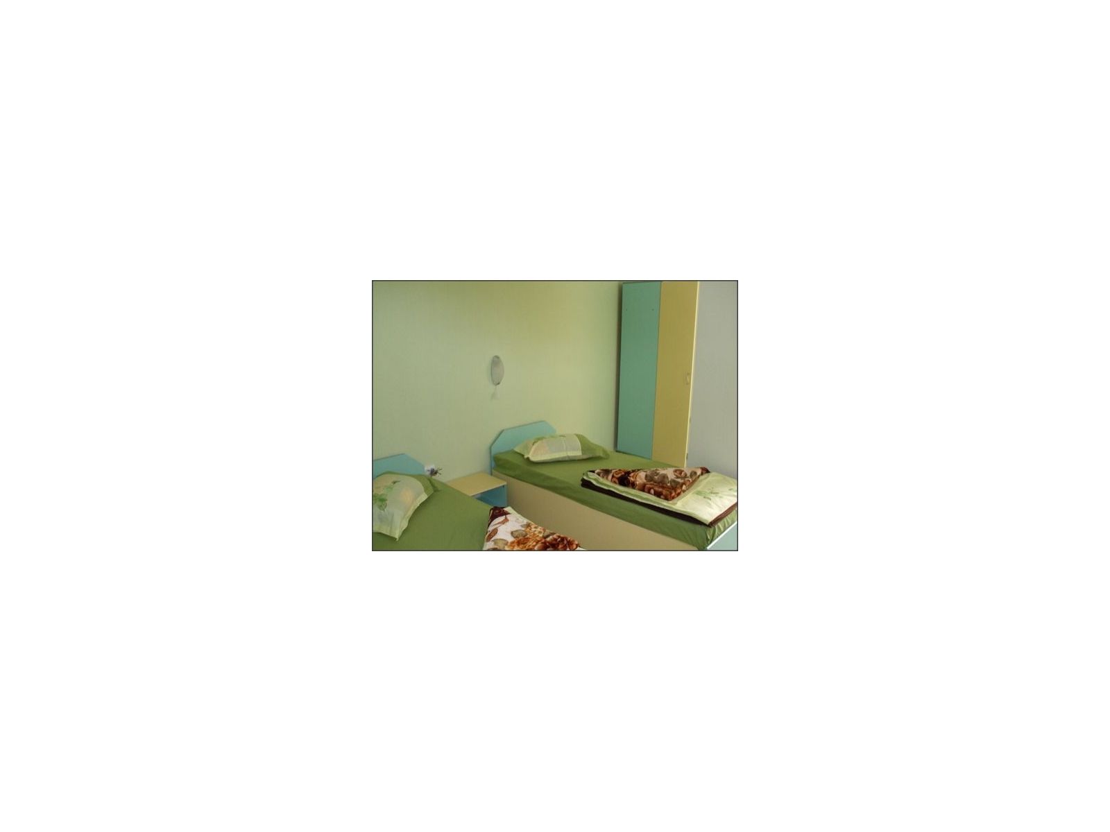 Hotel Intim, ResitaTel: 025525******